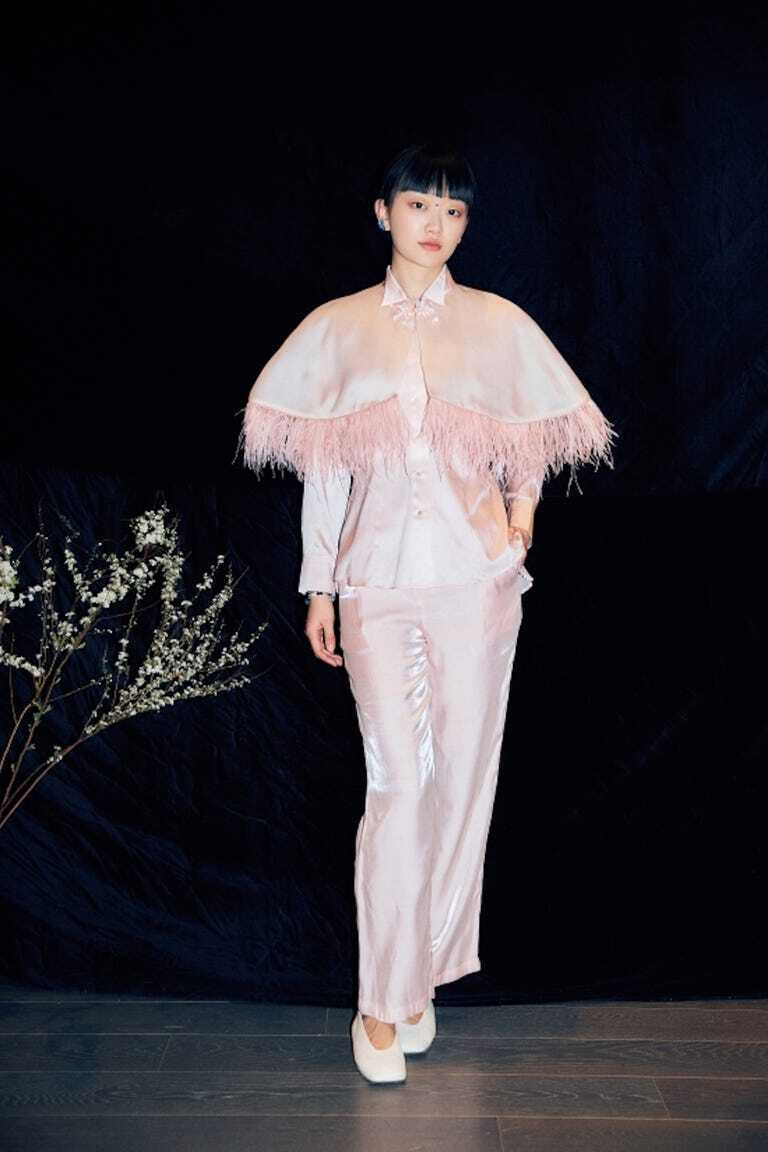 JICHENG吉承2025春夏“花舞”系列首秀，登陆百年秋水山庄_腾讯新闻