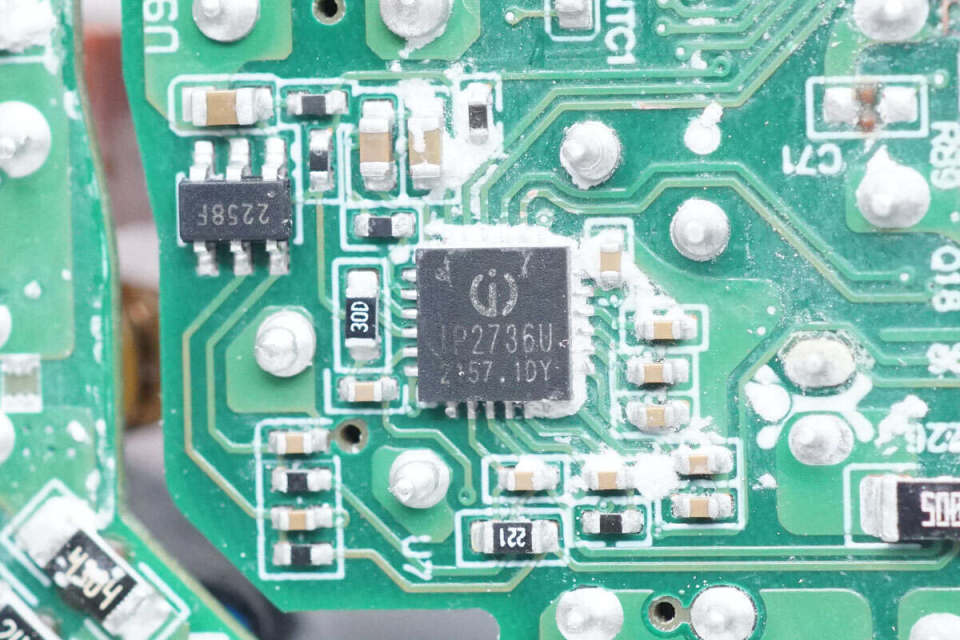 一个顶四个，小米最新款120W氮化镓充电器拆解_腾讯新闻