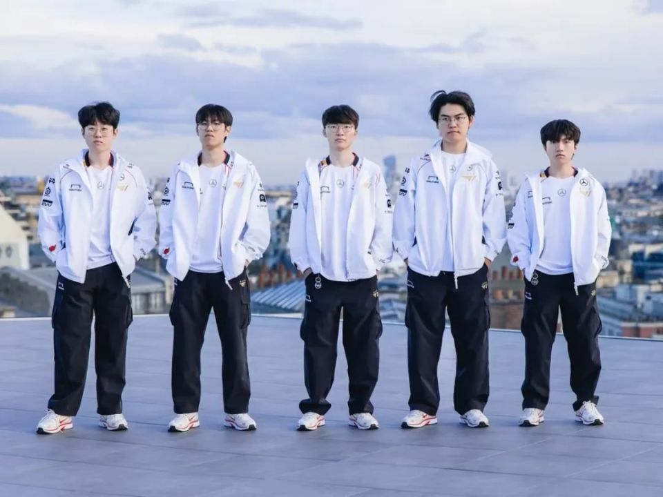 BLG对T1的宿命之战，为什么说是近些年话题度最高的一场电竞决赛？_腾讯新闻