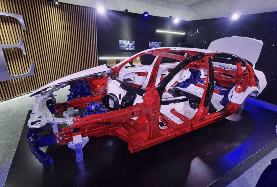 揭开小米YU7首用2200MPa超强钢的幕后风云_腾讯新闻