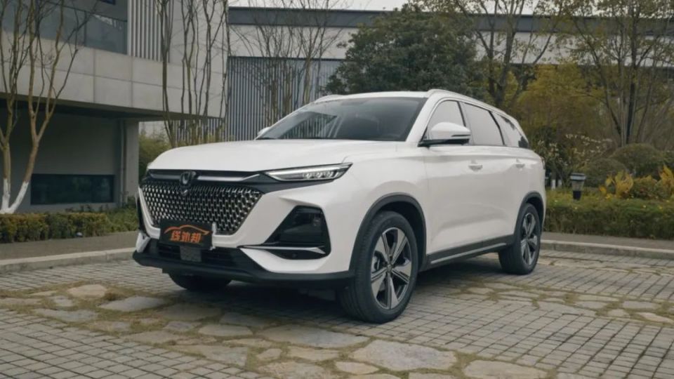 10万买7座SUV选二代长安X7PLUS ，第二排太舒服｜驾驶观_腾讯新闻