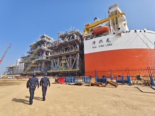 护航中国制造出海！巴油FPSO P79项目首船工艺模块顺利起运出境_腾讯新闻