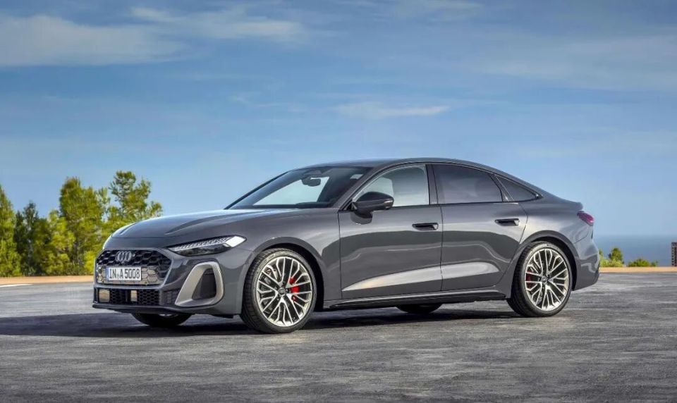 论南北奥迪A5L和A5L Sportback，奥迪真的变了！_腾讯新闻