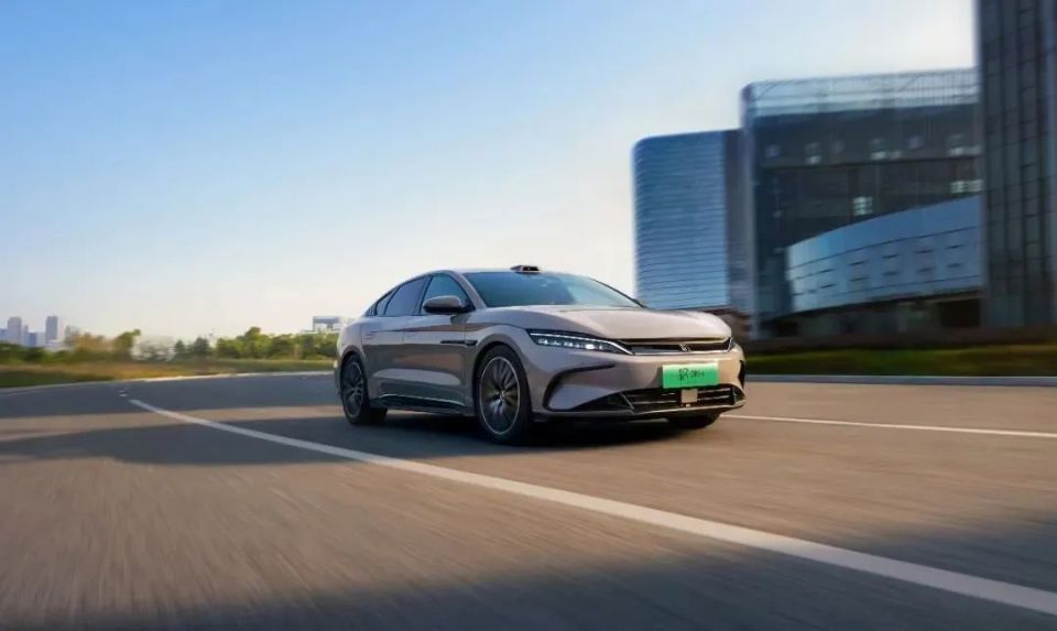 搭载DM5.0技术，云辇-C和后五连杆悬架 2025款比亚迪汉上市_腾讯新闻