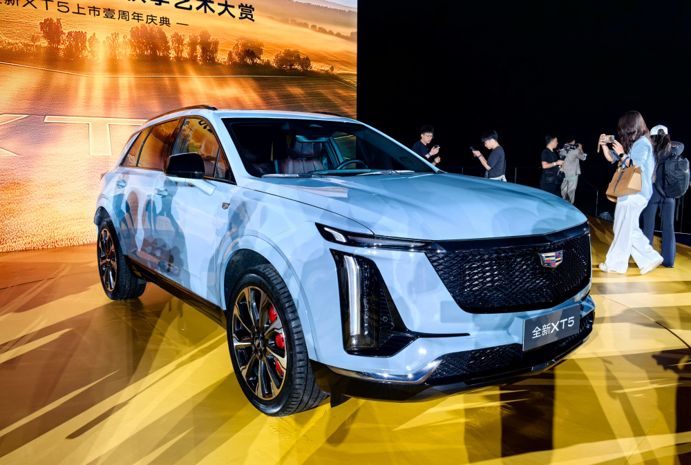 22.99万起！上市1周年之际，凯迪拉克XT5又玩了把“大”的_腾讯新闻
