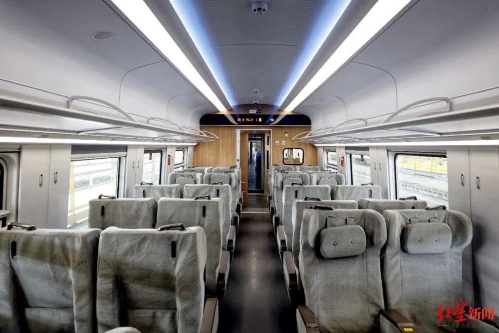 增加电源、USB接口等，成都局新配属5组CR200J型复兴号动车组到位_腾讯新闻