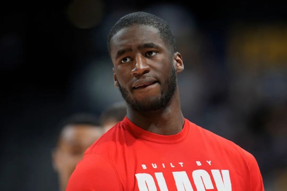 18岁进NBA！21岁正式退役！AJ格里芬为何选择离开篮球？_腾讯新闻