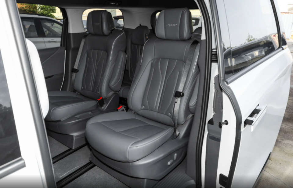 推荐尊享版车型，全系标配48V轻混系统，26款别克GL8购车指南来了_腾讯新闻