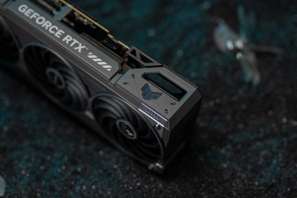 DLSS4加持神卡登场！ASUS TUF GAMING RTX 5070Ti显卡测评_腾讯新闻