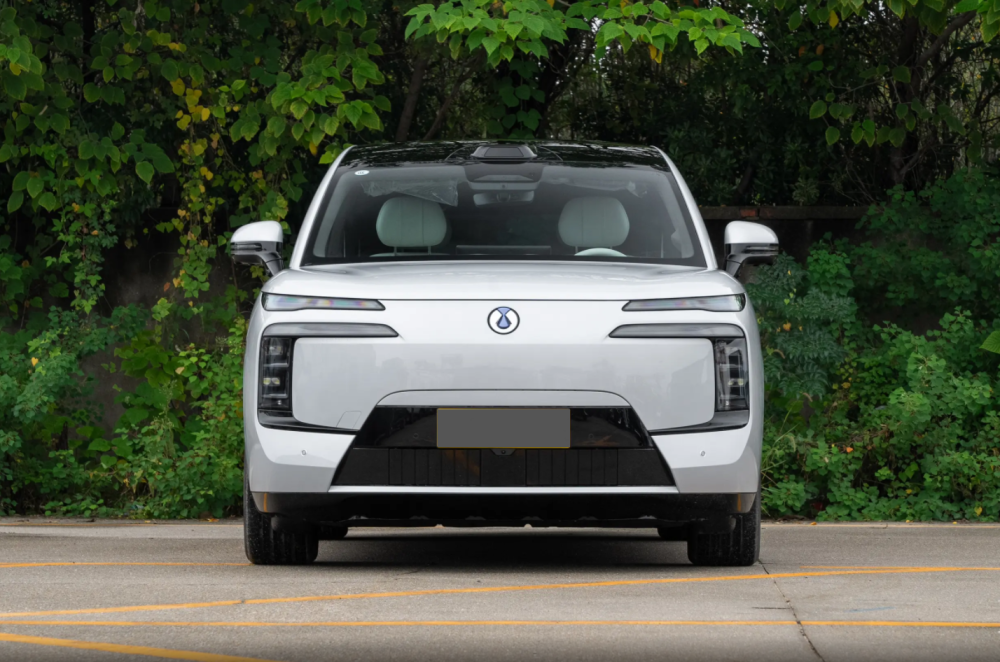 各卖各的？都是中大型SUV，腾势N8L只卖29.98万起_腾讯新闻