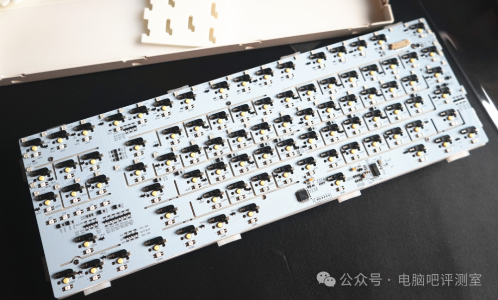 顶流三模87键盘之一，迈从K87_腾讯新闻