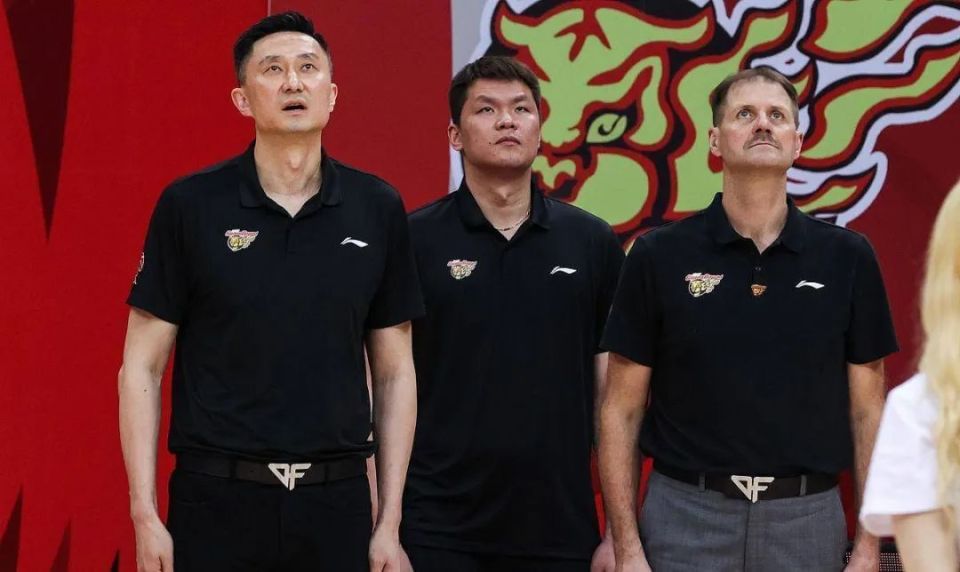 反超辽篮！广东冲击9连胜，京粤二番战，曝朱芳雨签第三外援_腾讯新闻