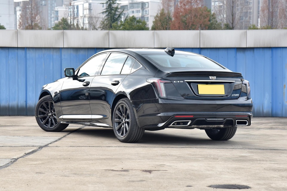 官降7万，全系2.0T发动机+10AT变速箱，凯迪拉克CT5值得入手吗？_腾讯新闻