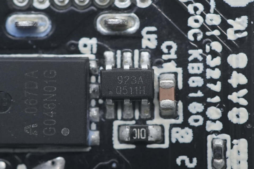 售价80元值不值得买？联想thinkplus 30W氮化镓充电器拆解_腾讯新闻