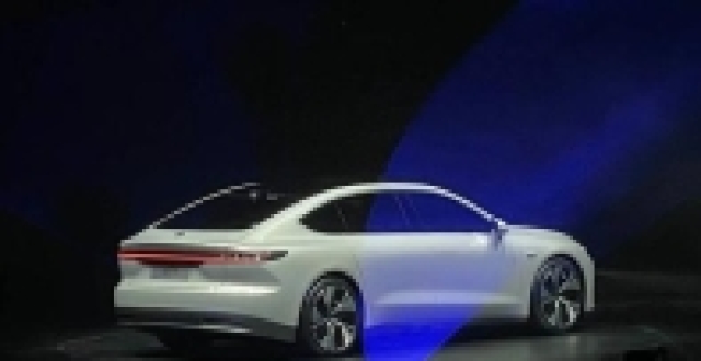 补贴前售44.8万起 续航超1000km 蔚来ET7中大型纯电动车首发_腾讯新闻