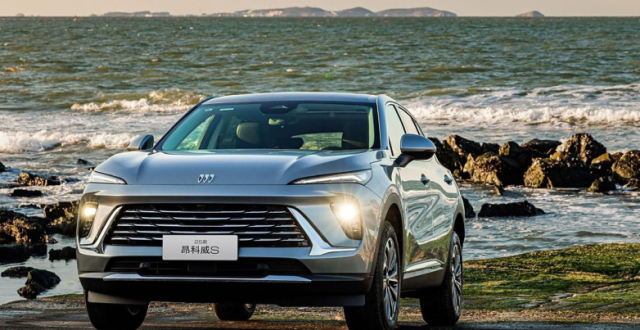 “S级”定位，合资SUV仅13.99万上市！9AT+30寸6K屏+L2级智驾_腾讯新闻