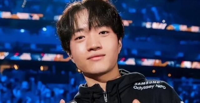 Keria采访时点评LPL，只关注一位中国选手，从他身上学到很多东西_腾讯新闻