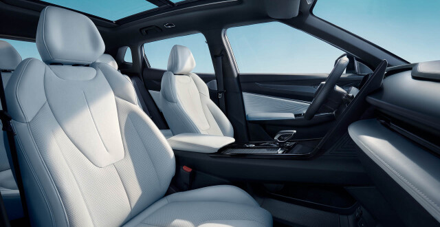 吉利博越 COOL 朋友版 SUV上市：骁龙 8155 座舱，首发 8.98 万元_腾讯新闻