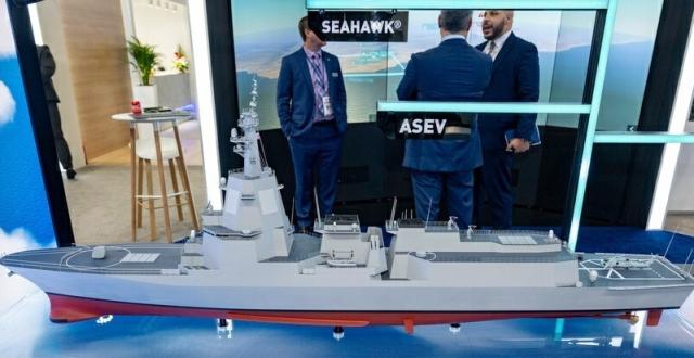 日本ASEV驱逐舰模型亮相 配备128个垂发单元 标准排水量1.2万吨_腾讯新闻