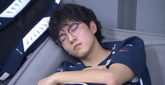 LPL帅哥上单火了，在韩国大量圈粉，TheShy和Bin，都是手下败将_腾讯新闻