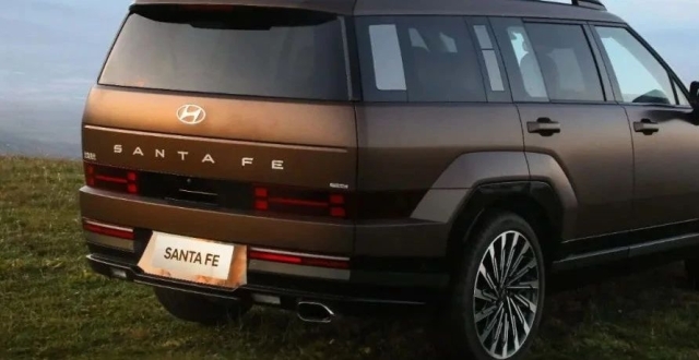 212、H9终于换代！13万起买燃油方盒子，标配2.0T+8AT，可选四驱！_腾讯新闻