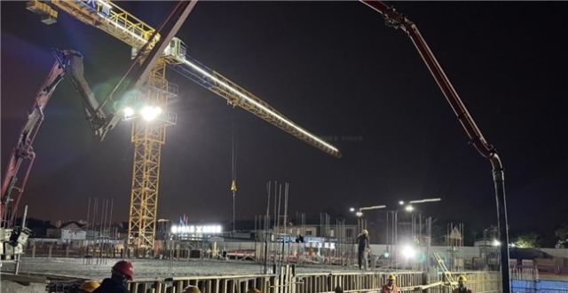 XDG-2024-34号地块商业综合体突破“正负零”_腾讯新闻