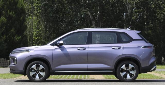 还是五菱懂国人！全新混动SUV轴距2700mm，顶配才十万出头_腾讯新闻