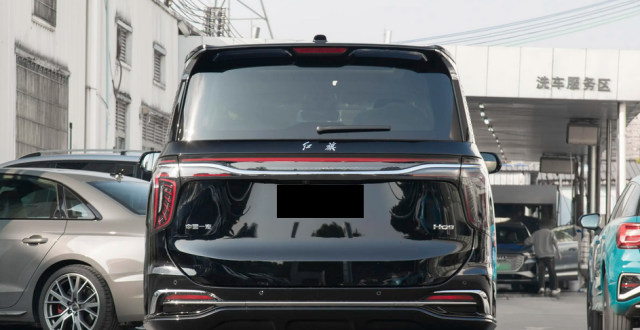 自主品牌高端MPV,35.88万元起售，内置16.2英寸大屏功能丰富_腾讯新闻