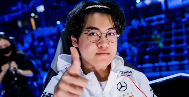 宙斯狂虐T1，Faker打出最差战绩0-7-1！T1内部宫斗还在继续_腾讯新闻