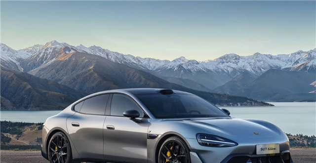 小米SU7 Ultra全国首撞，一般人到底如何驾驭？官方：C照满2年才能试驾_腾讯新闻