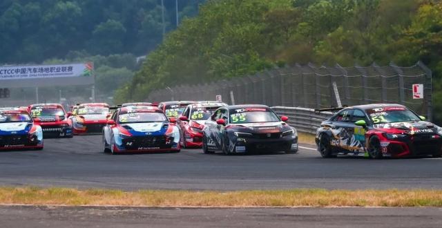 在挑战中华丽蜕变 326 Racing Team多线出击斩获年度奖项_腾讯新闻