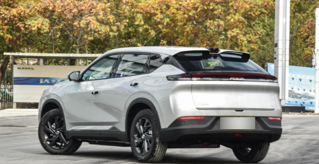 续航518km，配运动座椅，风神L7 EV适合年轻消费者吗_腾讯新闻