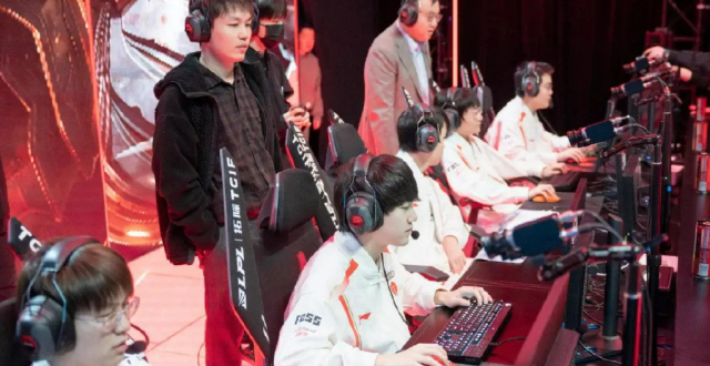 Xun掌控节奏，BLG战胜TES，Meiko谈LOL新版本_腾讯新闻