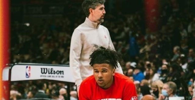 8人出战，6人得分上双！火箭队团队篮球建功，第1得分点浮出水面_腾讯新闻