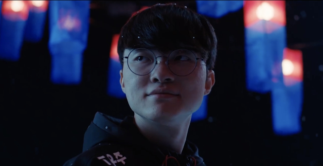 时隔7年再登顶，Faker成英雄联盟历史第一人_腾讯新闻