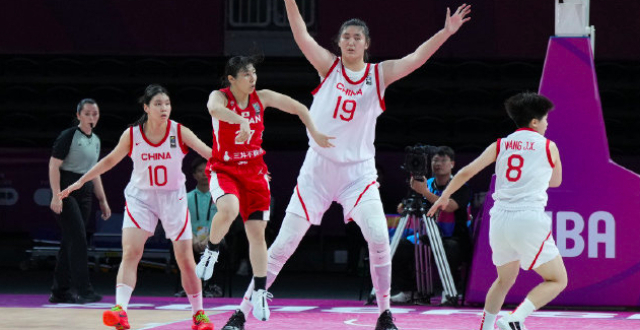 16分大胜！中国U18女篮晋级四强，女姚明暴走：22中20轰44+14_腾讯新闻