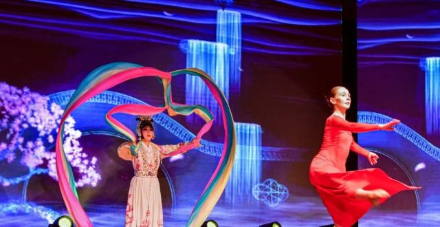 启动！副中心这所学校办“国际文化艺术周”！艺术家走进大学校园_腾讯新闻