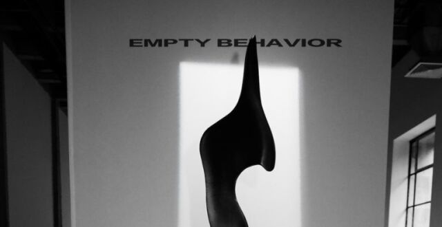 EMPTY BEHAVIOR PFW 24SS首场大秀 于巴黎东京宫圆满落幕_腾讯新闻