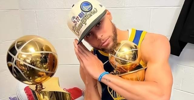 登顶历史第一人！4000记三分里程碑！5000还会远吗？_腾讯新闻