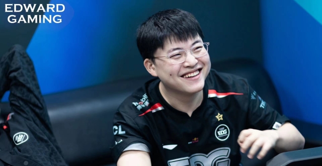 Uzi超神卡莎虚空索敌单杀Ning螳螂，EDG让一追二战胜UP_腾讯新闻