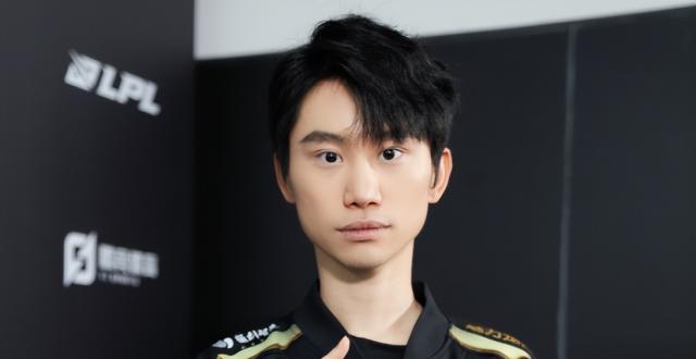 IG陷入九死一生！Doinb讽刺：IG要享福了，败者组都是S14队伍_腾讯新闻