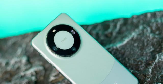 华为Mate60Pro售价一跌再跌，12GB+512GB+麒麟9000s，依旧值得买_腾讯新闻