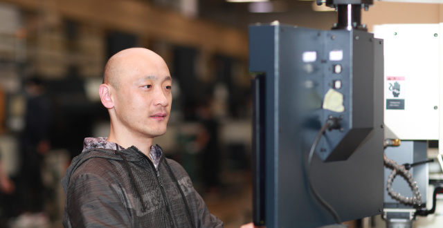 当制造“智能”后，工人工位在哪儿？_腾讯新闻