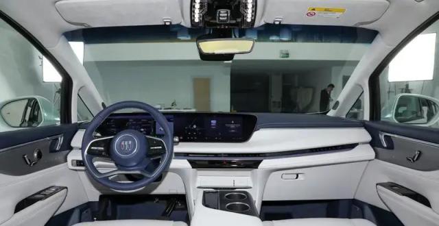 别克GL8陆尊PHEV限时优惠价33.99万起 还可享价值88888元权益_腾讯新闻