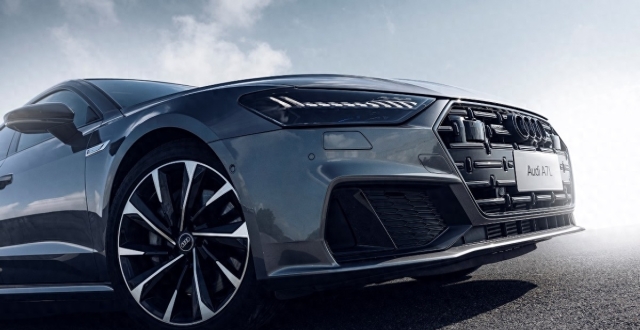 奥迪A7L价格下探，38万内ABB低趴无框颜值巅峰，同级豪华车的王炸_腾讯新闻