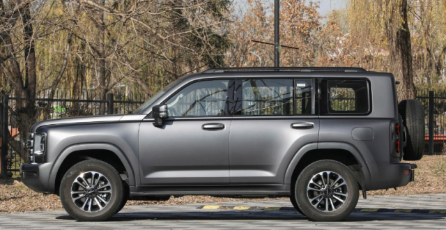 柴油版“哈弗H9”即将开售，配2.4T柴油机+9AT，普拉多麻烦了_腾讯新闻