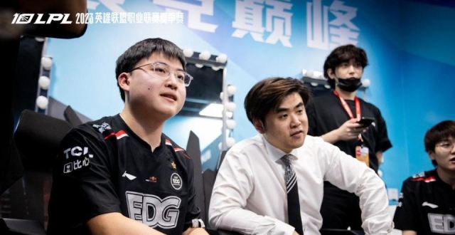 国外网友热议EDG输TT：Meiko表现太差，jiejie也迷失在野区_腾讯新闻