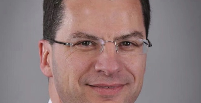 Stellantis集团调整管理层 奥立维与Douglas出任零跑汽车董事_腾讯新闻