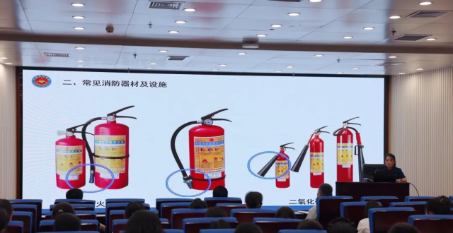 吴堡多部门联动“筑盾”政务大厅 消防实战演练拧紧“安全阀”_腾讯新闻