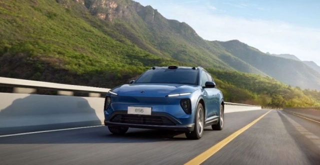 【e汽车】全新蔚来ES6刚上市，理想L7就想月销2万，这俩到底谁更强？_腾讯新闻